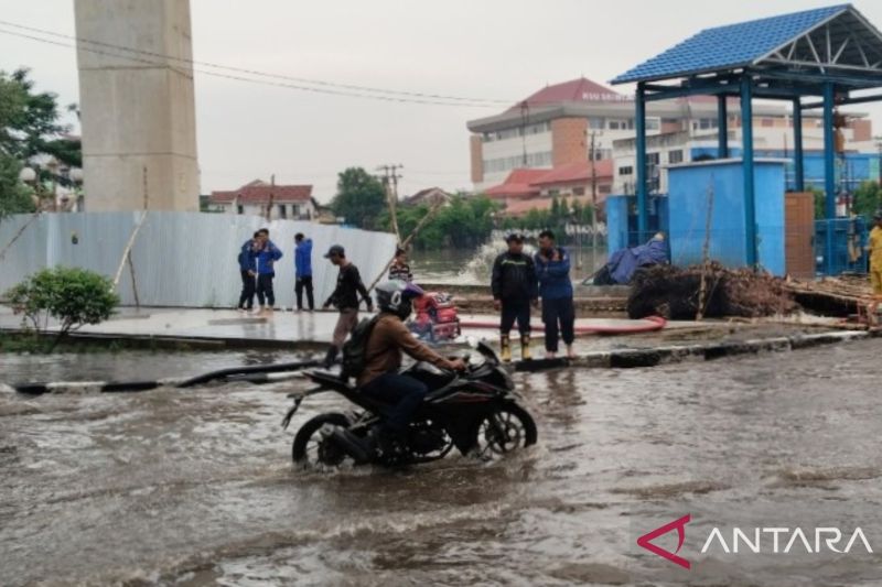 Fenomena Pasang Sungai Musi: Warga Diminta Cari Tempat Lebih Tinggi