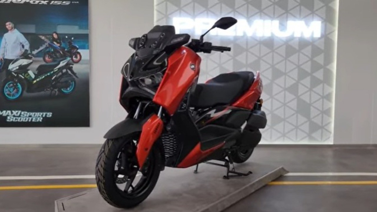 Yamaha XMAX 250 Connected 2025 Hadir dengan Warna Luxury Red, Mewah dan ...