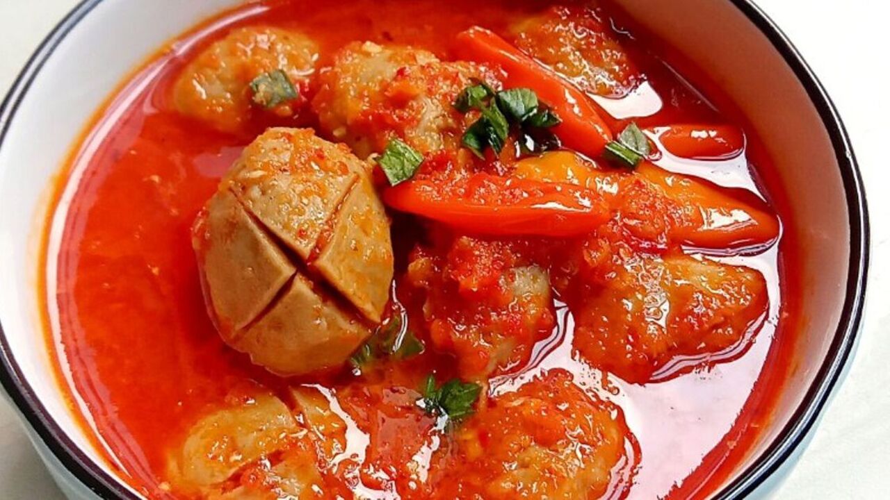 Bakso Kuah Merah, Kuliner Pedas Gurih yang Kian Digemari Pecinta ...